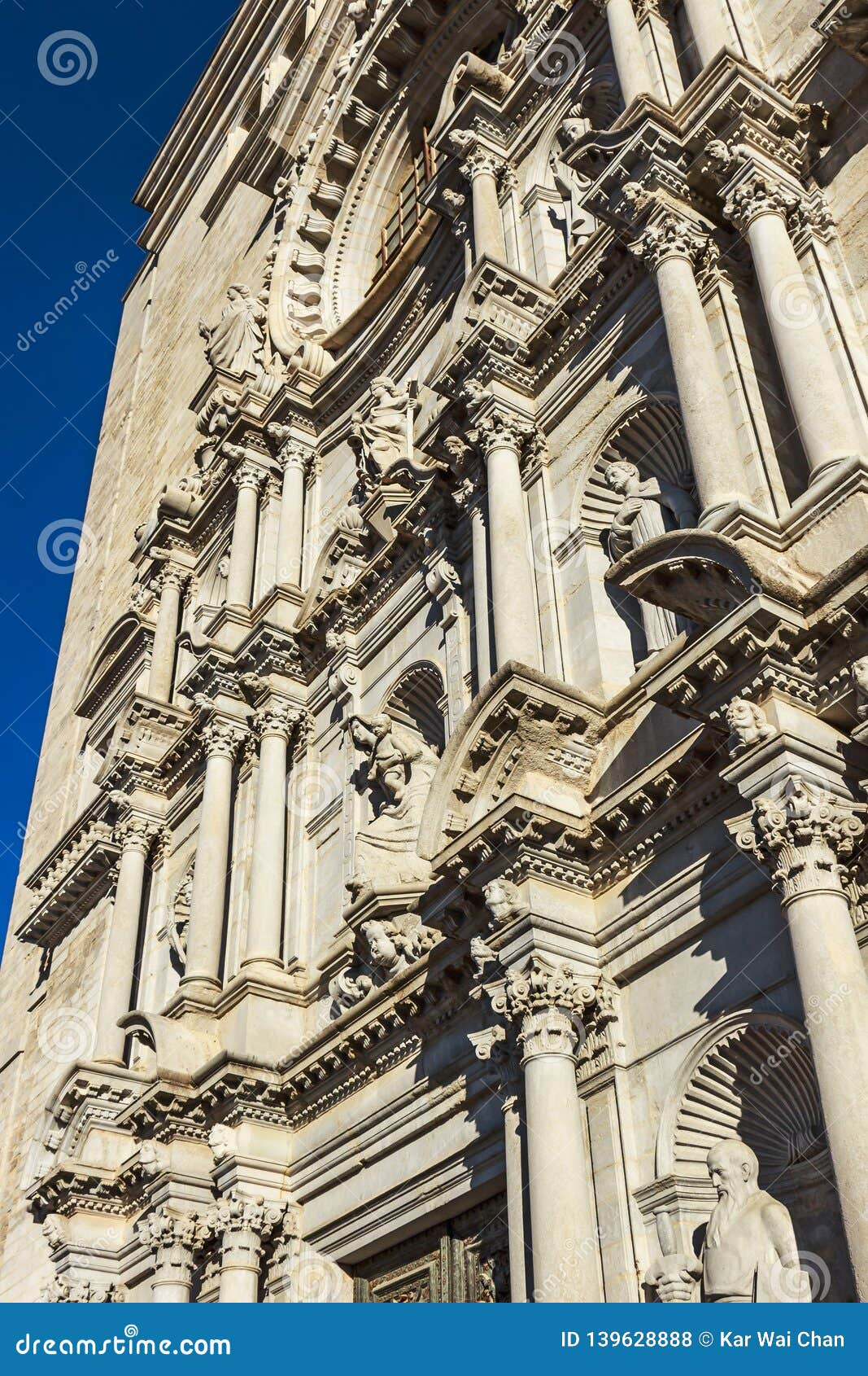 Close-up Side Perspective of the Facade of Girona Cathedral Editorial ...
