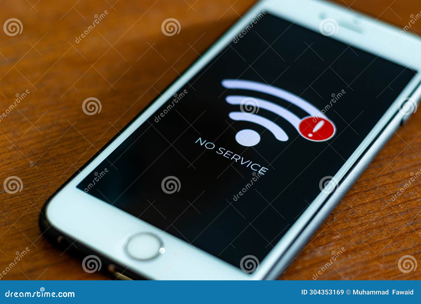 Close Up of Smart Phone with Sign No Service on Screen. Communication ...