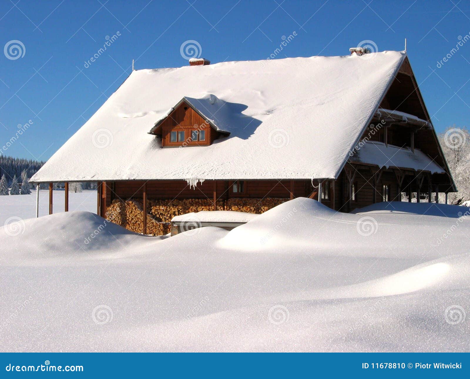 Close-up of Snowed House in the Mountains Stock Photo - Image of ...