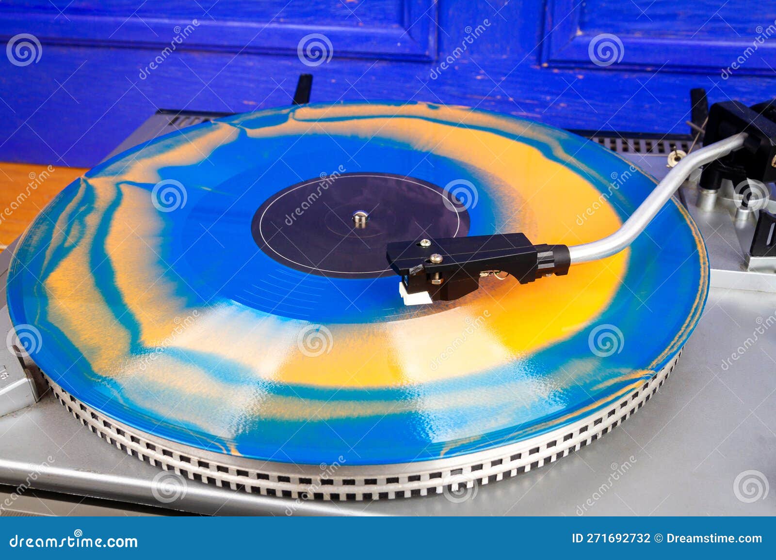 Close Up of Turntable Needle on a Vinyl Stock Photo - Image of black ...