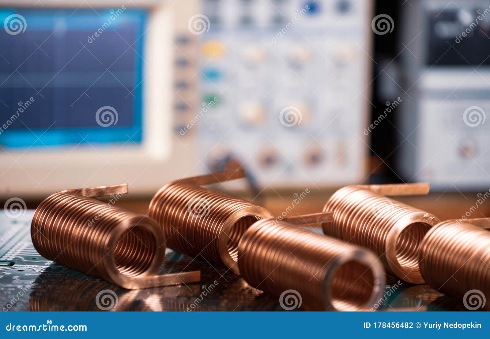 Close-up of Twisted Copper Wire Stock Photo - Image of board ...