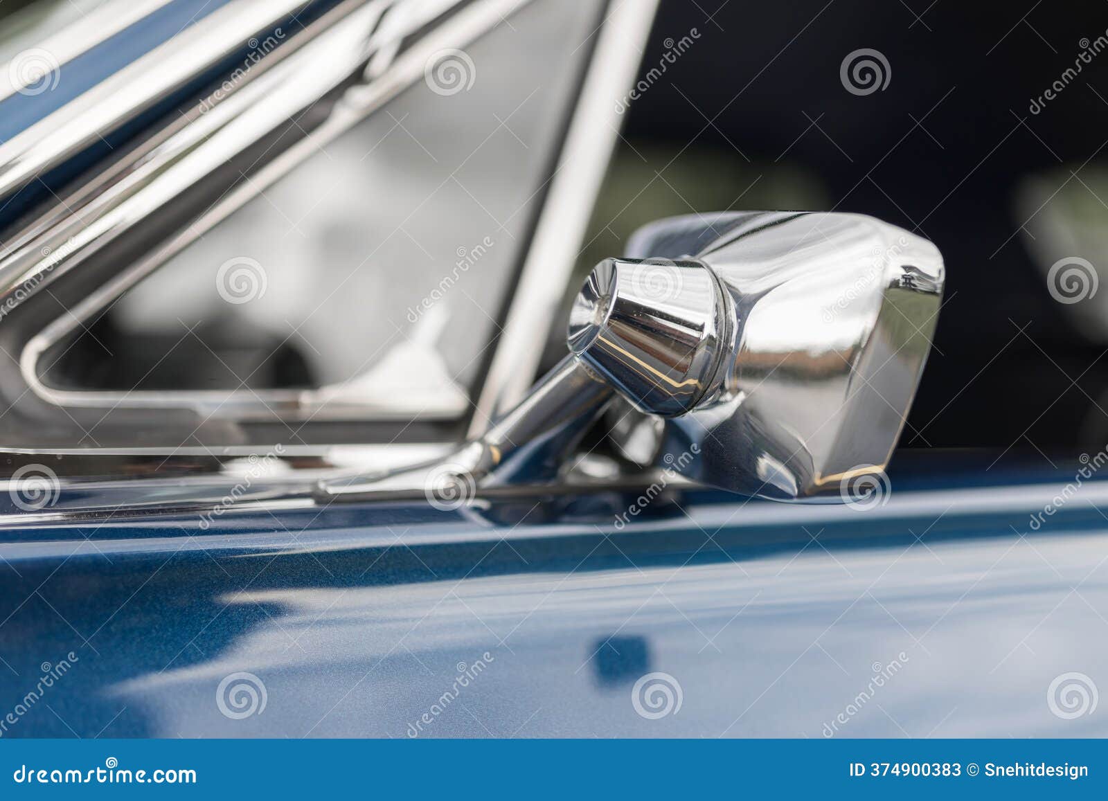 Blue Big Rig Classic Semi Truck For Long Haul Transporting Cargo In ...