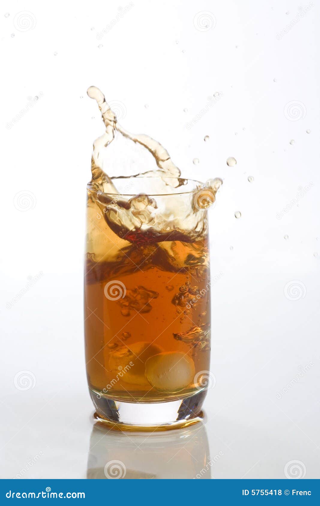 Close Up View of the Splash in Tea Stock Photo - Image of drink, cold ...