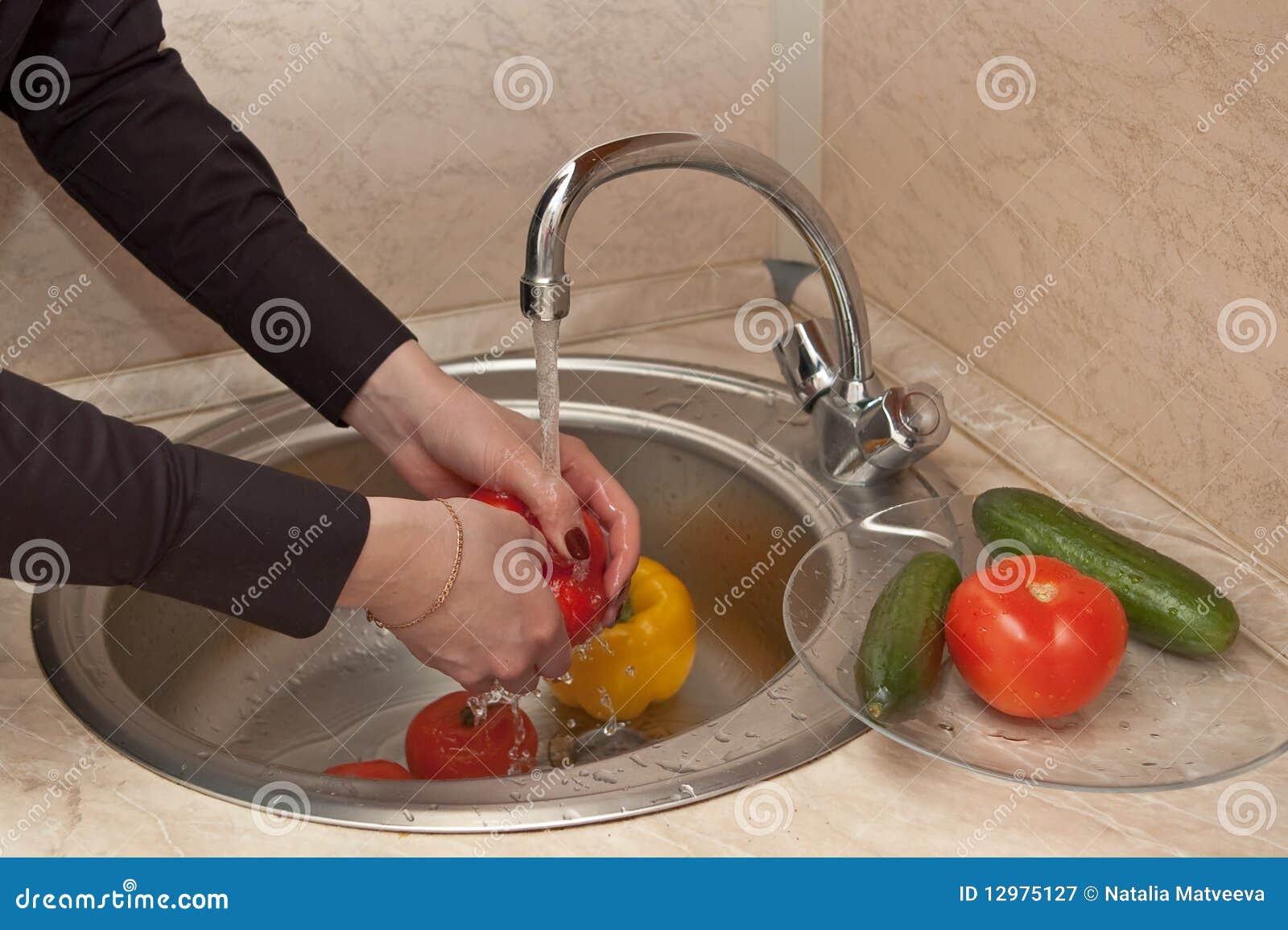 Close-up of Washing Vegetables Stock Image - Image of green, black ...
