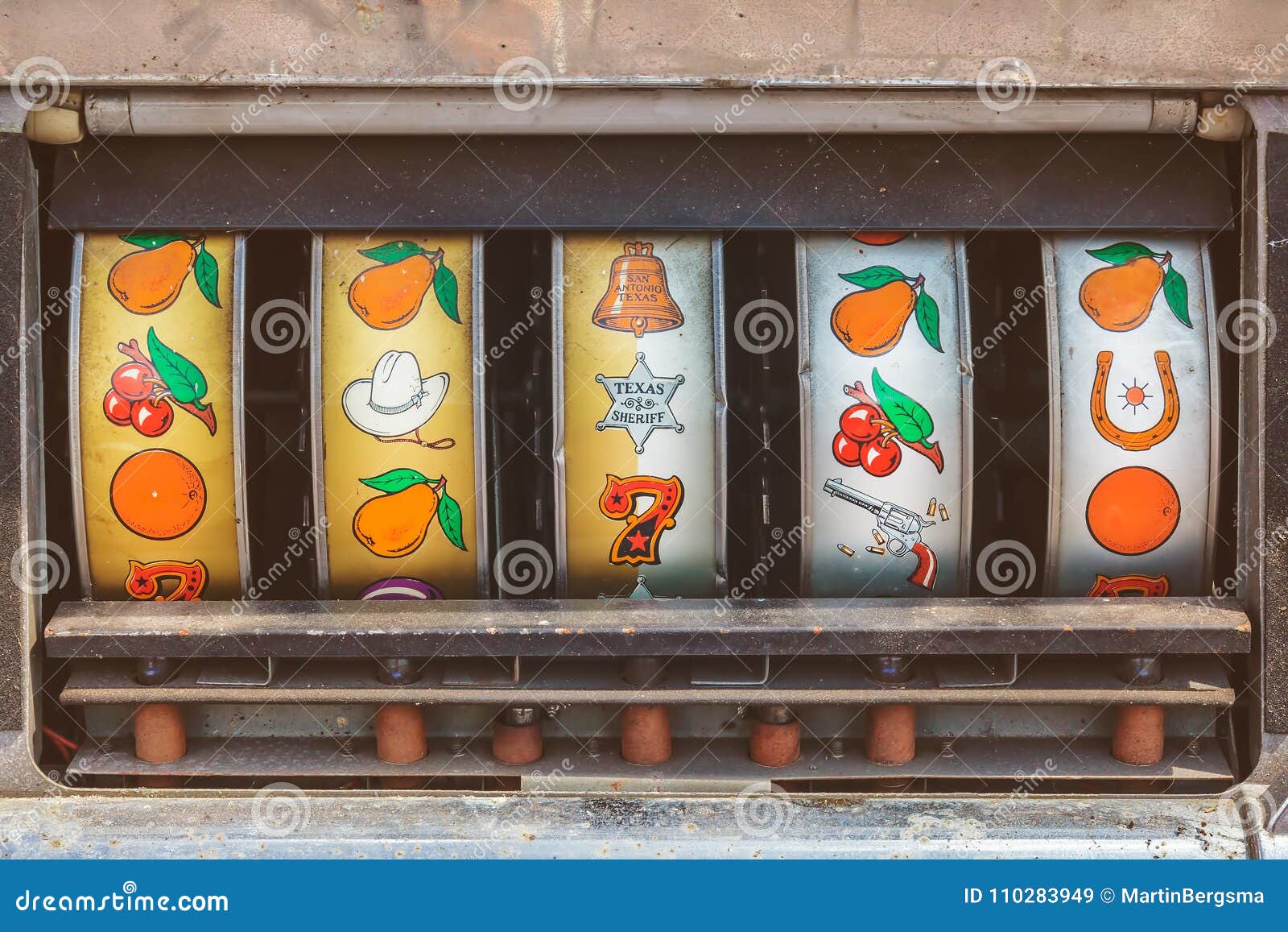 Close Up of a Vintage Slot Machine Stock Image - Image of entertainment ...