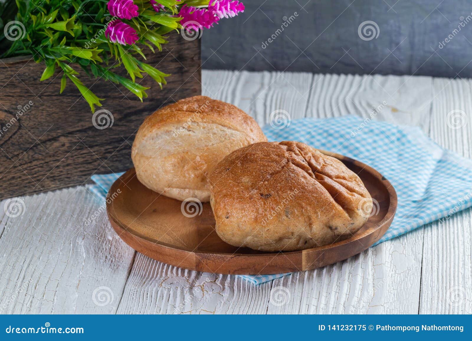 White bread bun on plate stock image. Image of lunch - 141232175