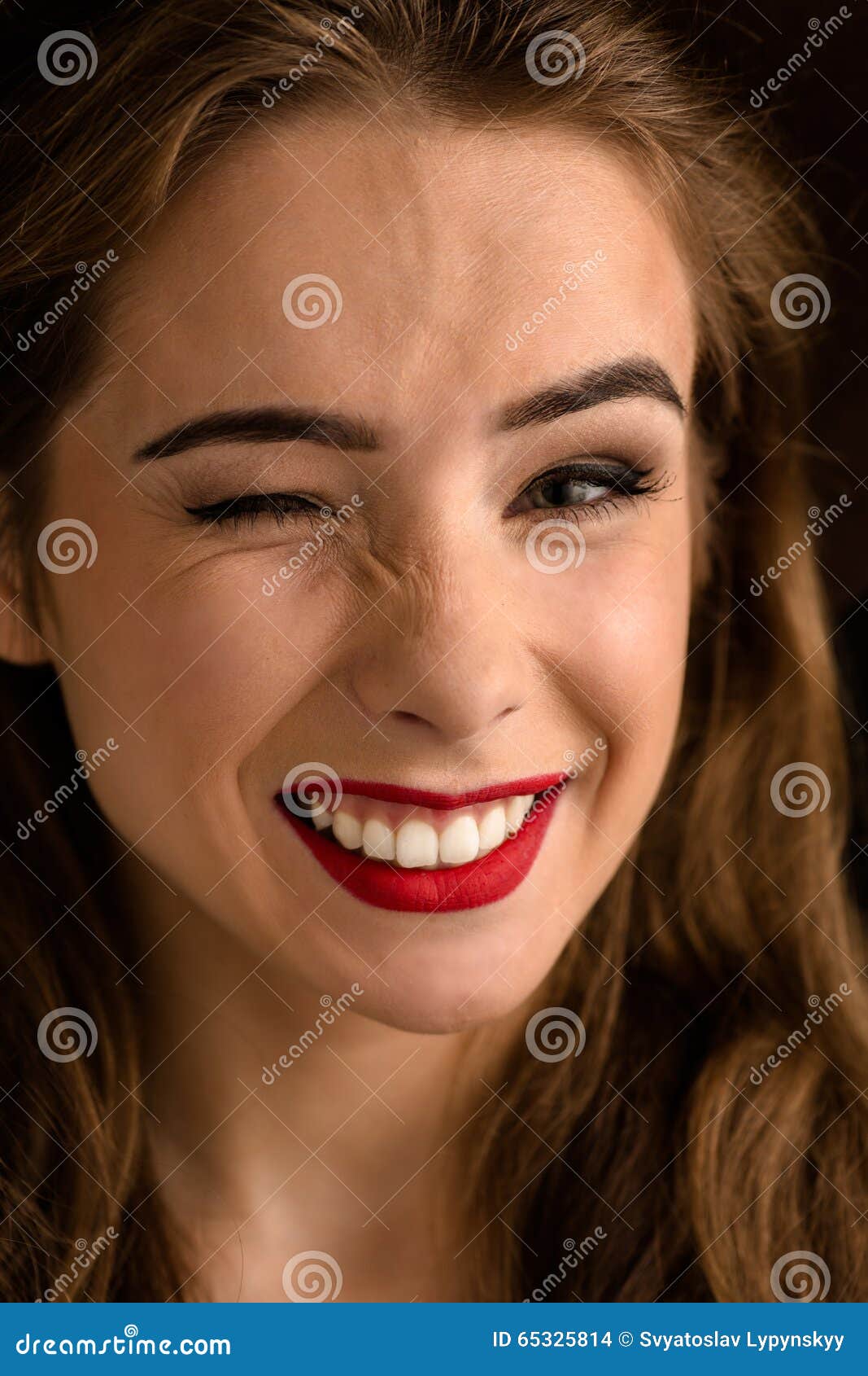 Close-upportret Van Dame Met Rode Lippen Stock Foto - Image of glans ...