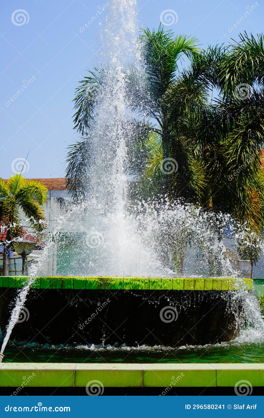 Close View of the Garden Fountain. Stock Image - Image of drop, garden ...