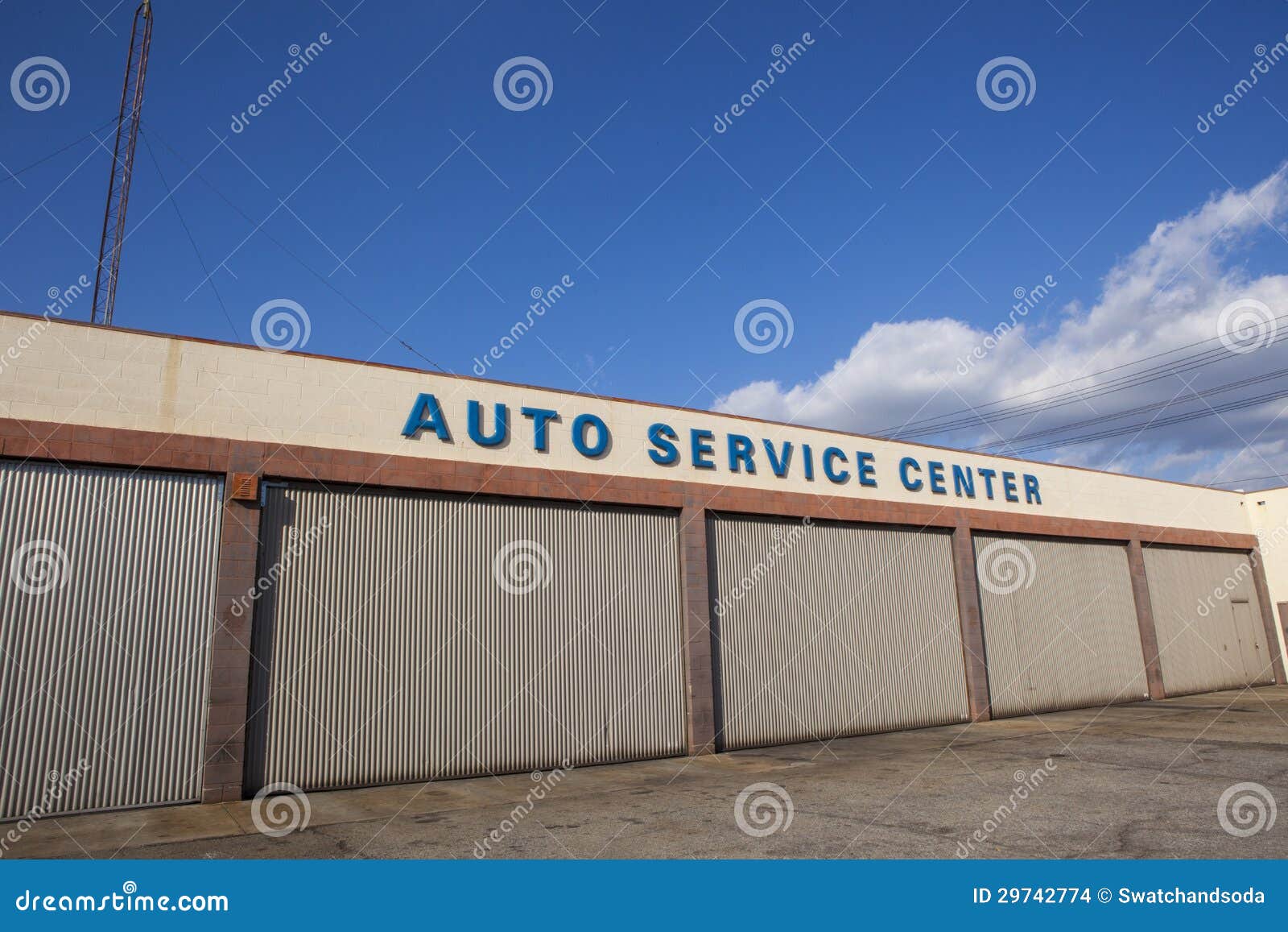 Closed Auto Service Center stock photo. Image of afternoon - 29742774