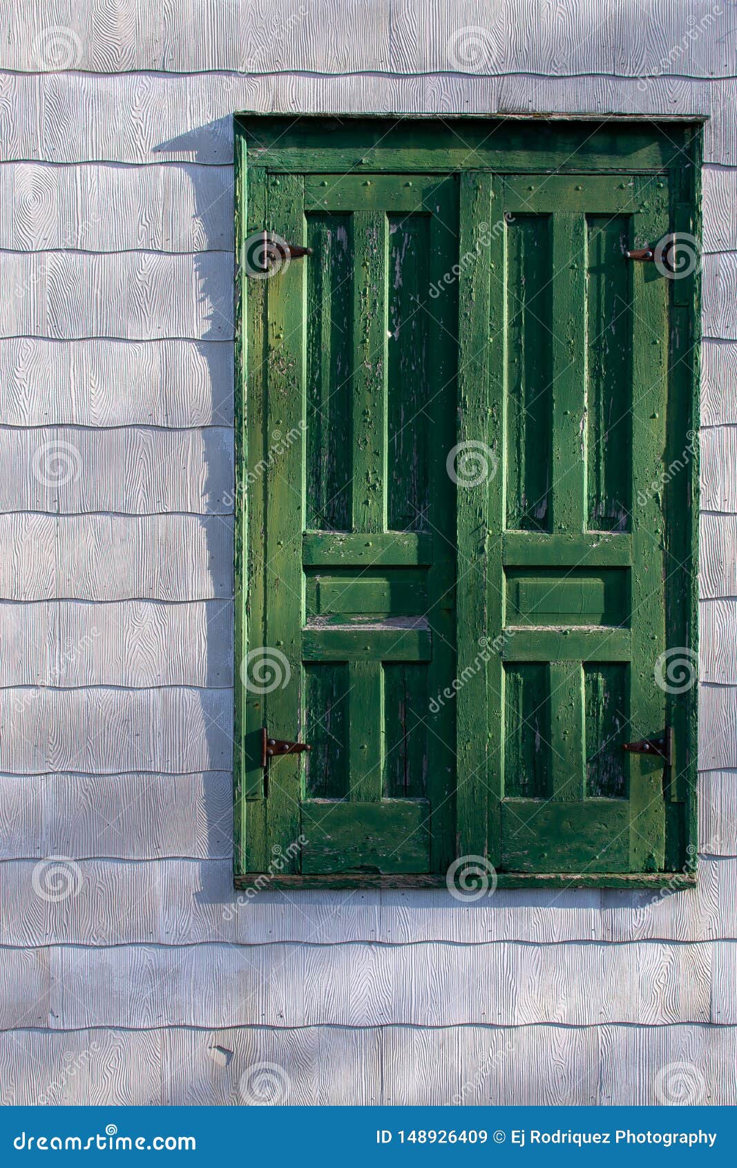 Closed loading doors stock image. Image of door, pattern - 148926409