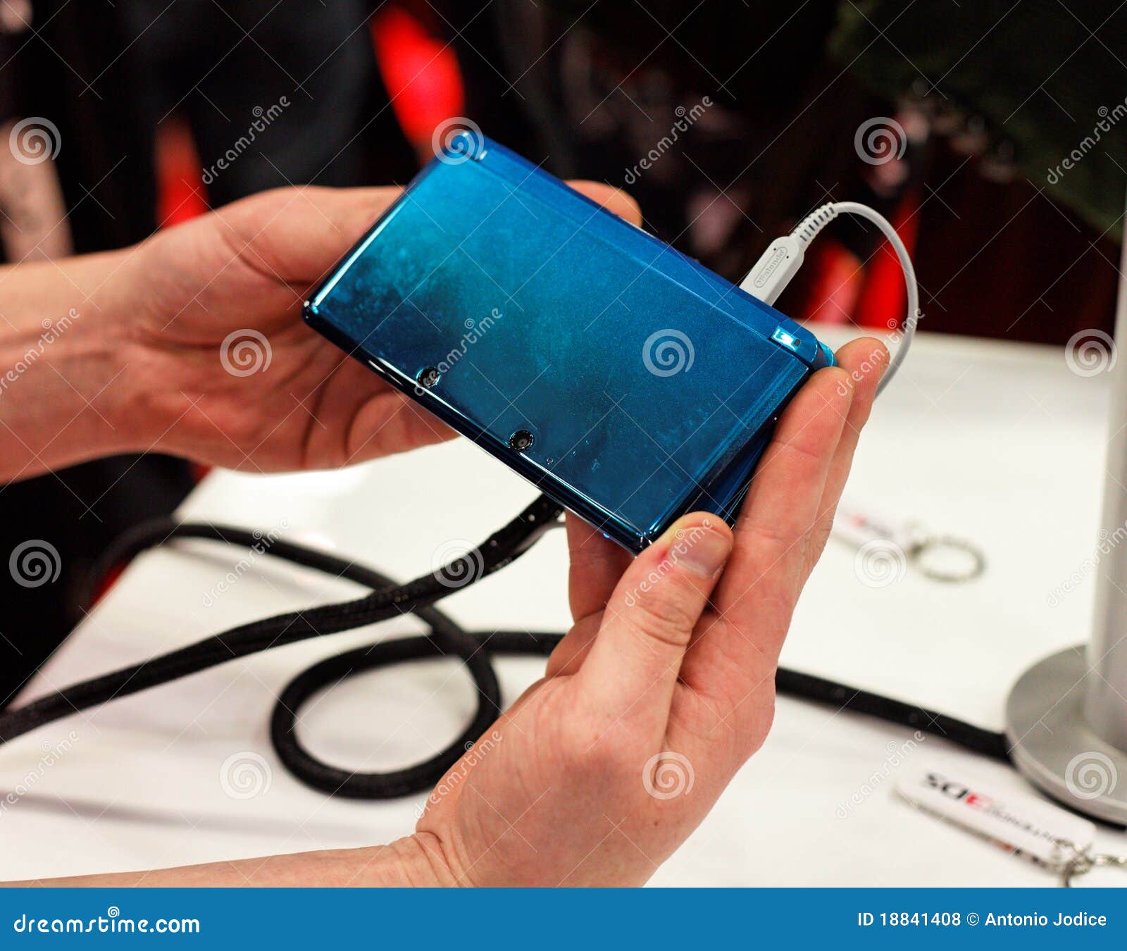 Closed Nintendo 3ds editorial stock photo. Image of electronic - 18841408