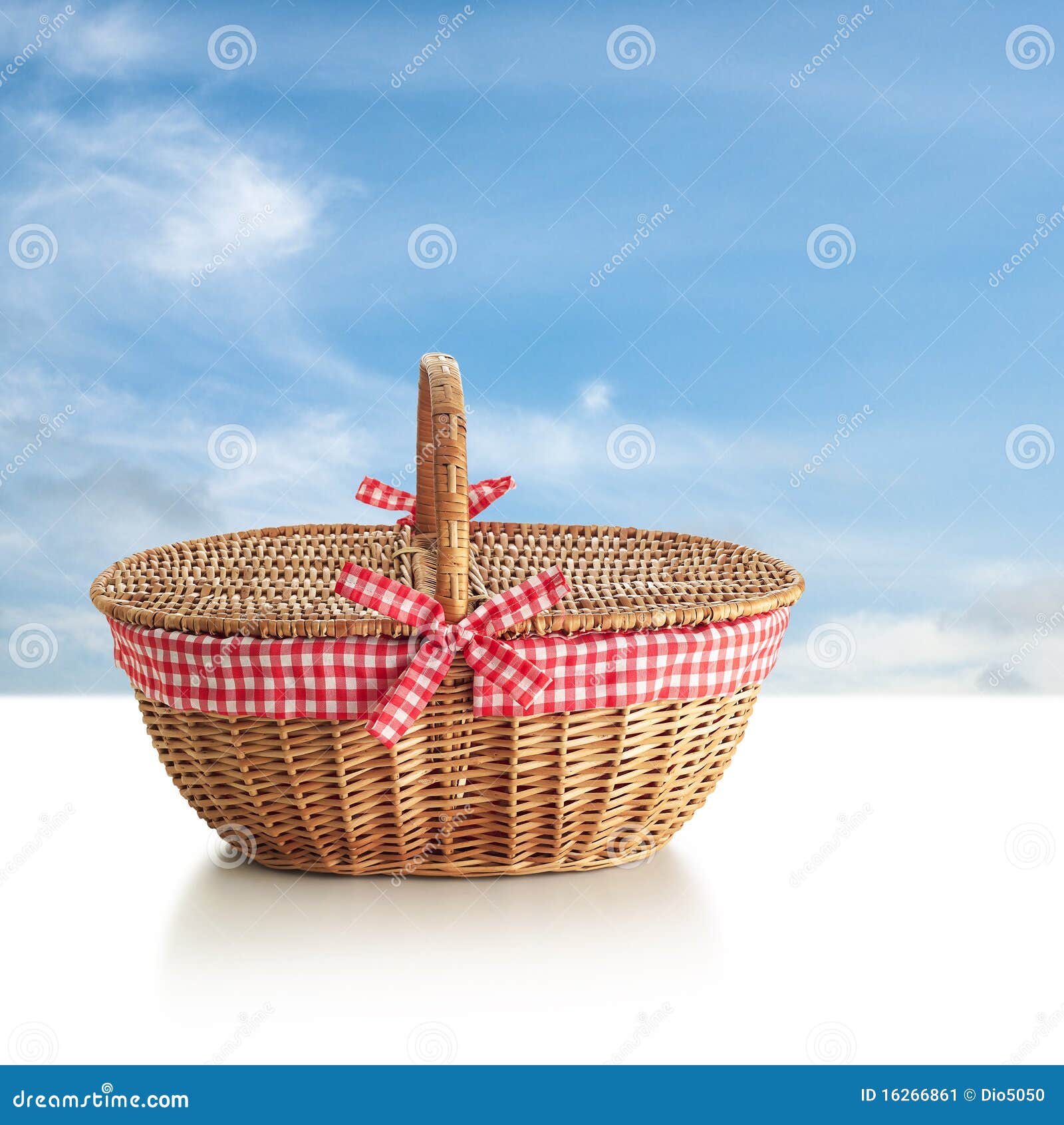Closed picnic basket stock image. Image of basket, contrast - 16266861