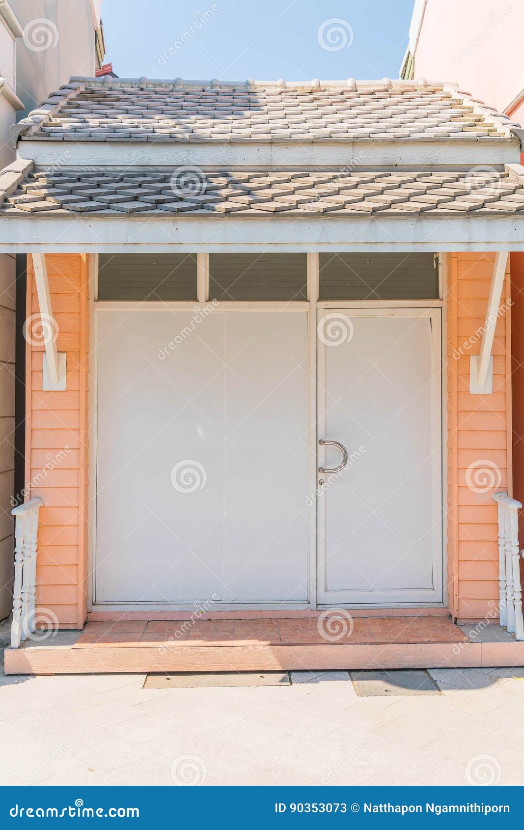 Closed shop stock image. Image of commerce, empty, bankruptcy - 90353073