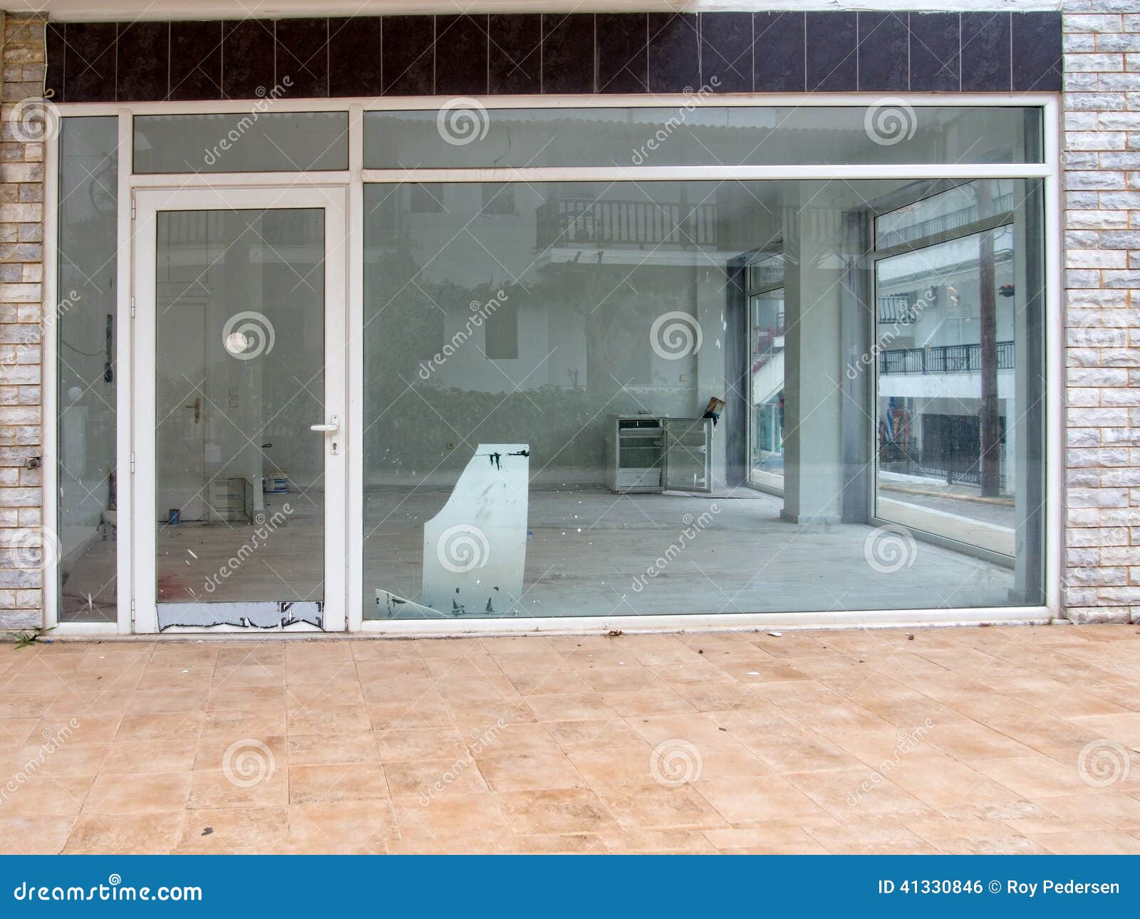 Closed shop stock photo. Image of failure, crash, discontinued - 41330846