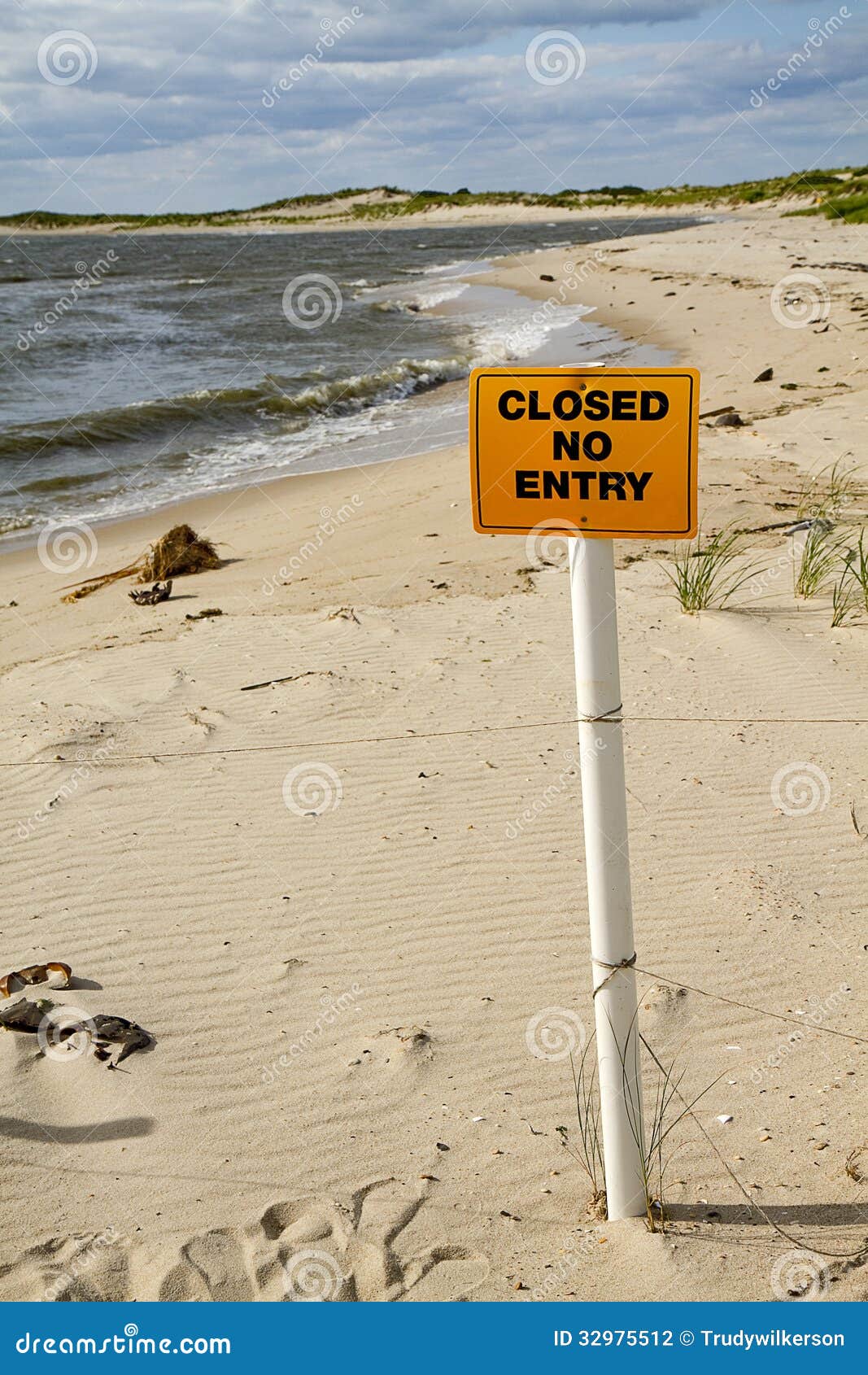 Closed Sign on Beach stock photo. Image of skies, blue - 32975512