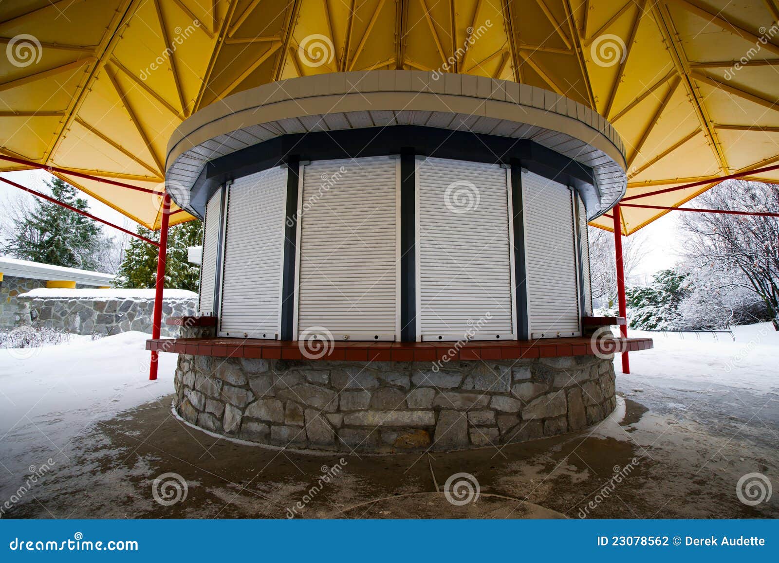 Closed Small Circular Kiosk Stock Photo - Image of architecture, winter ...