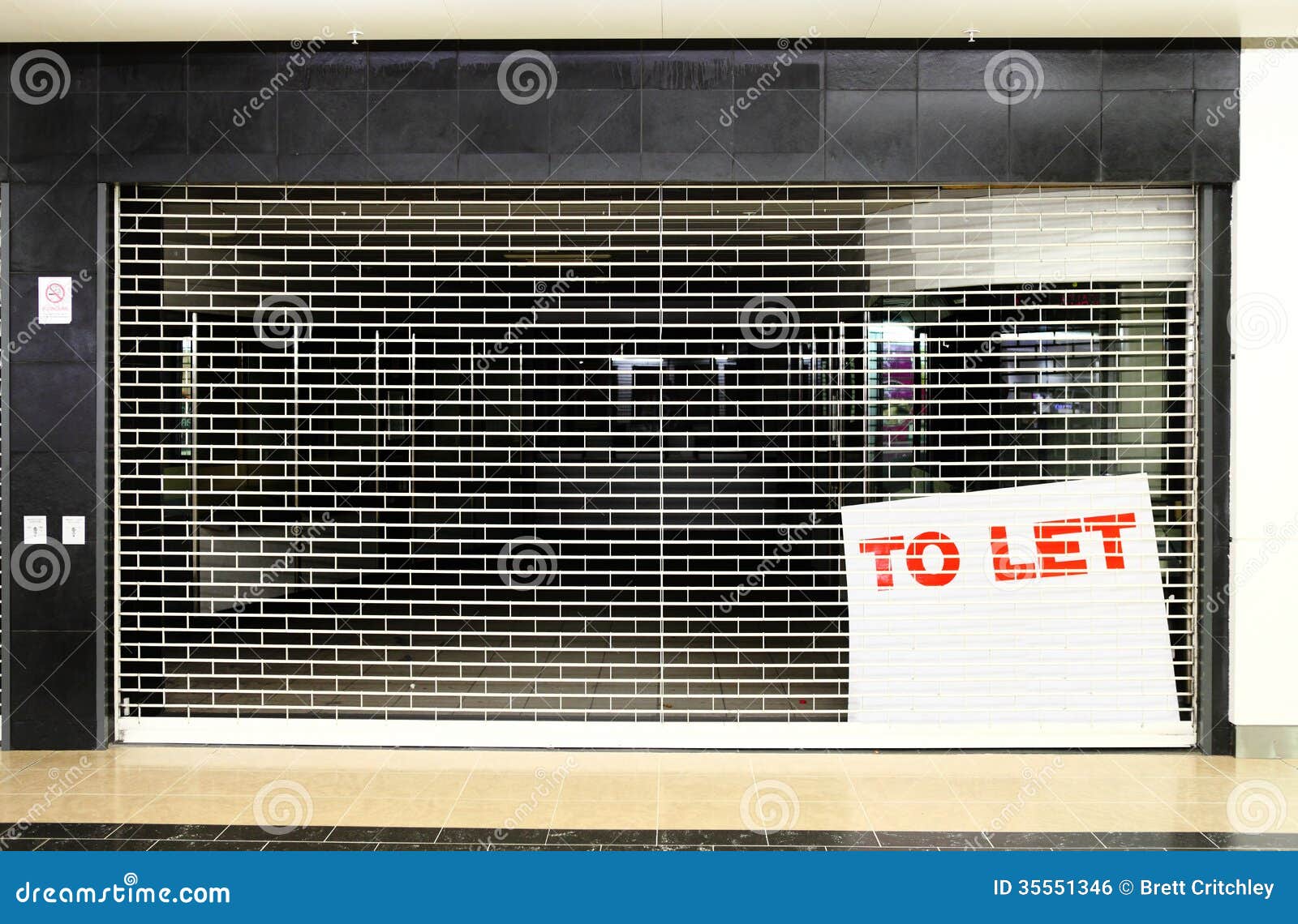 Closed Store Business Space with To Let Sign Stock Photo - Image of ...