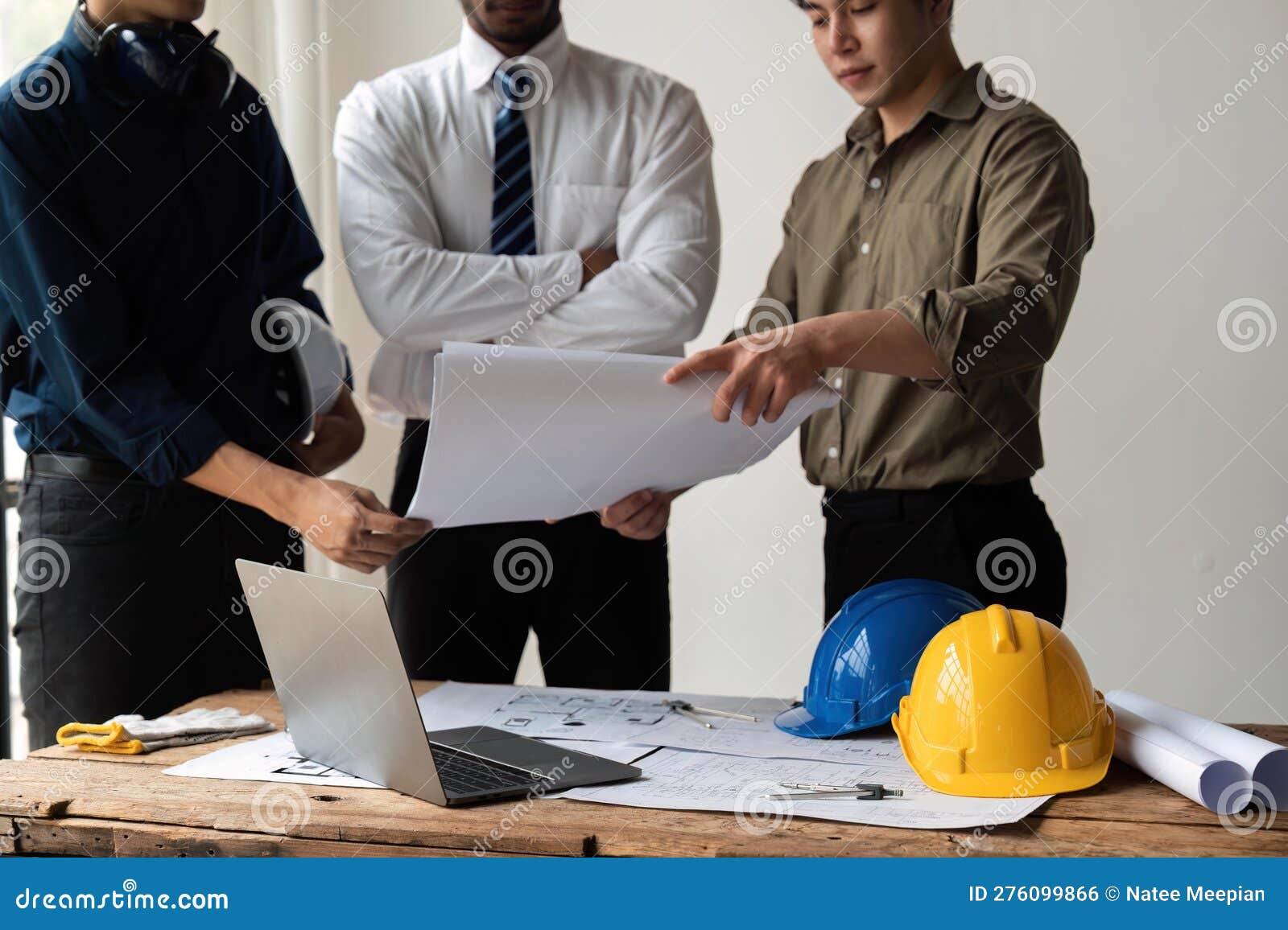 Closed Up Engineer Meeting Teamwork Brain Storm Discussing for ...