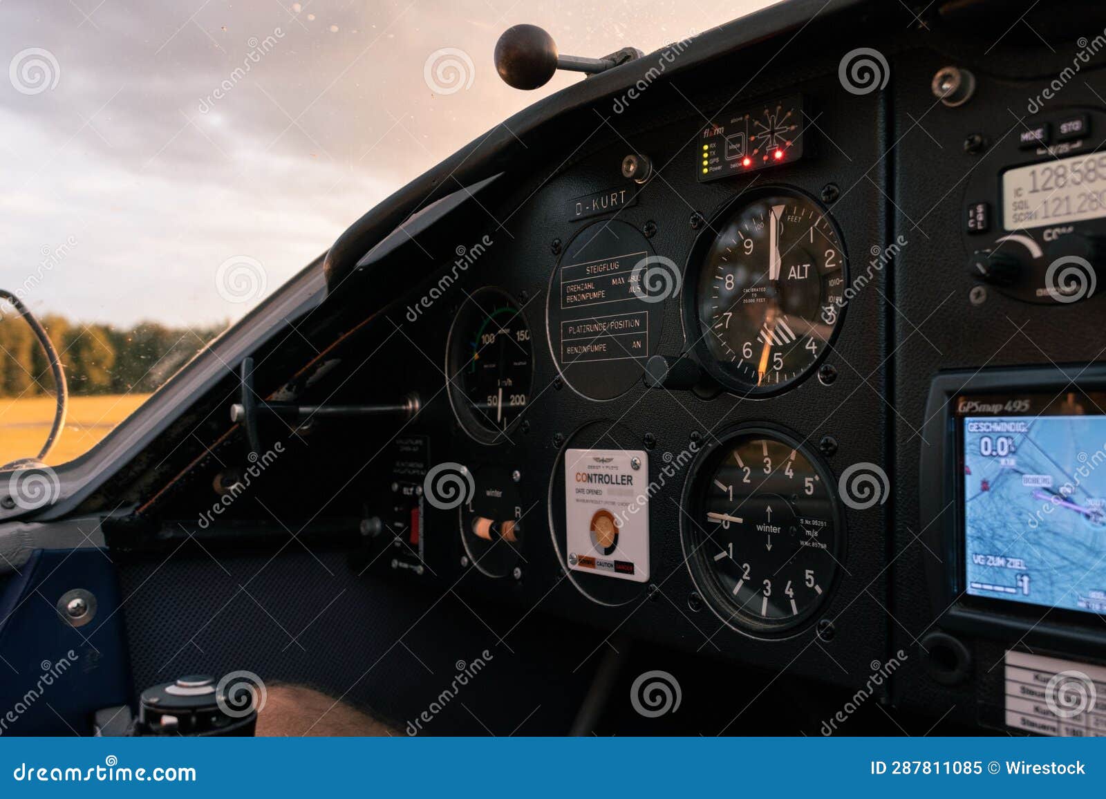 Airplane Dashboard, Fuel Indicator. Stock Photography | CartoonDealer ...
