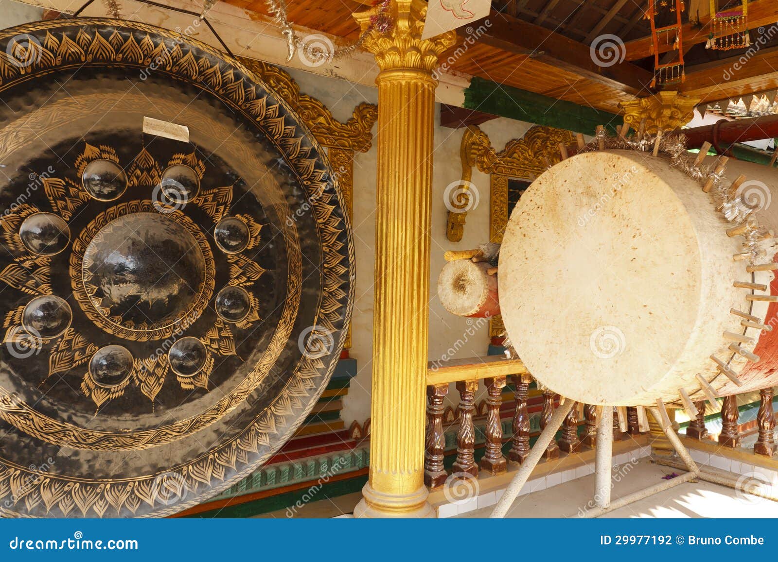 Buddhist Temple Gong stock photo. Image of prayer, yunnan - 29977192
