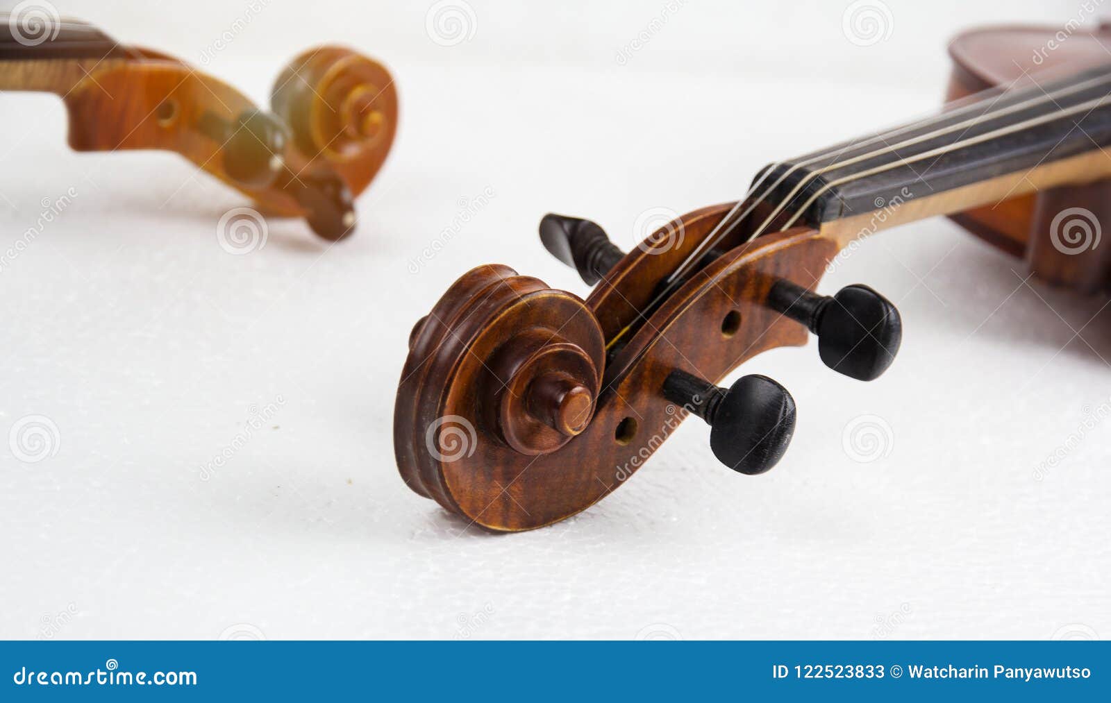 Closeup the Construction of Violin,Scroll,Pegbox and Neck Stock Image ...