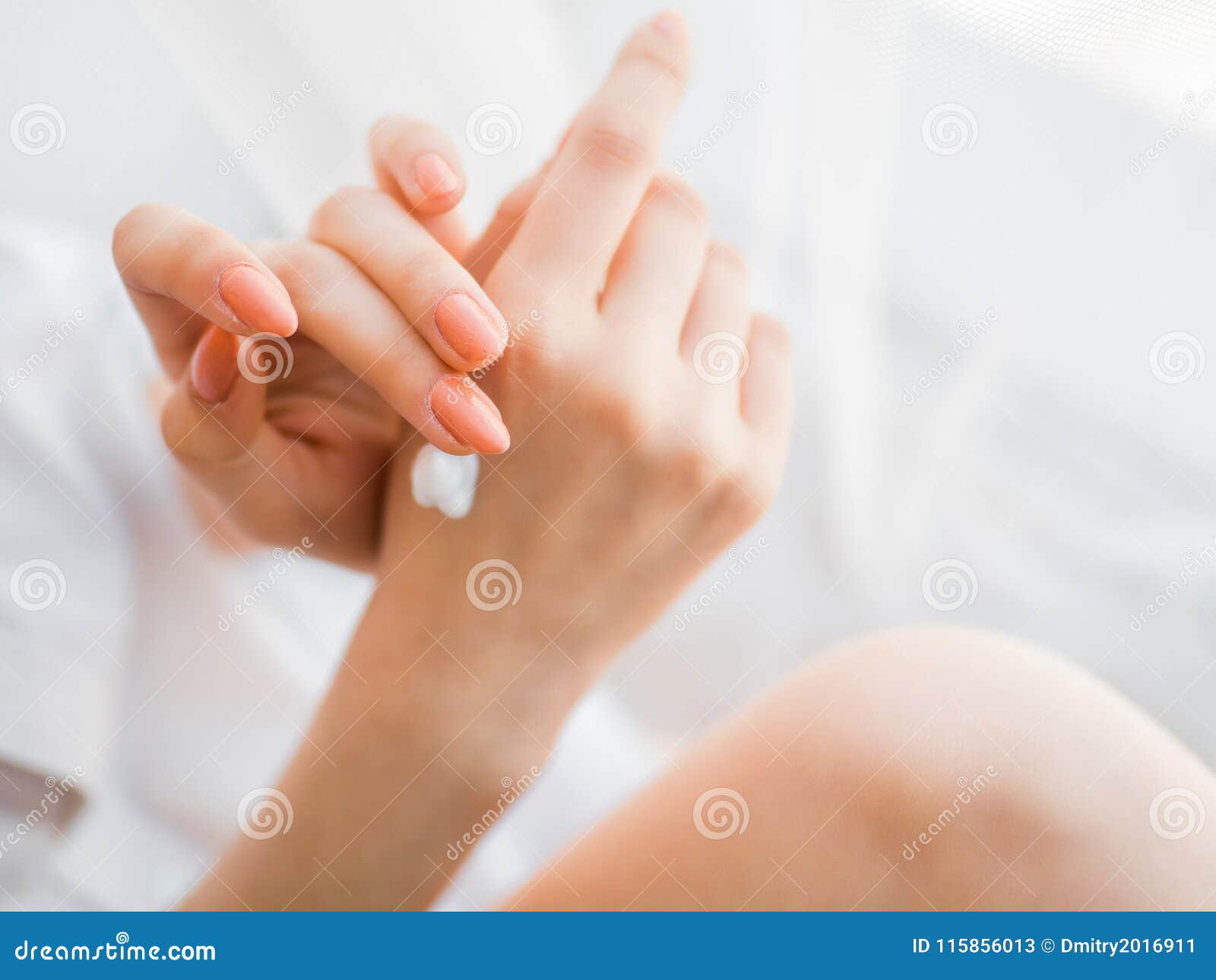 Closeup of Female Hands Applying Hand Cream Stock Image - Image of hand ...
