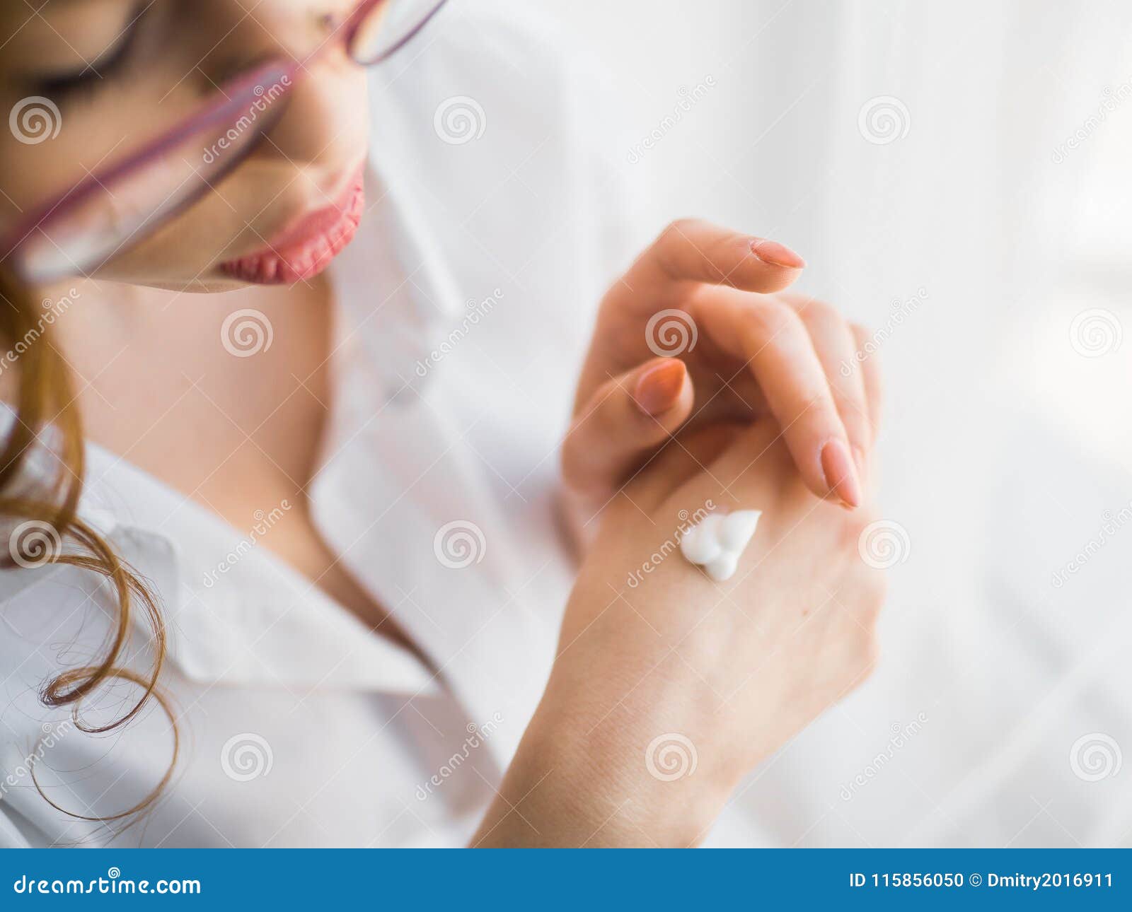 Closeup of Female Hands Applying Hand Cream Stock Photo - Image of ...
