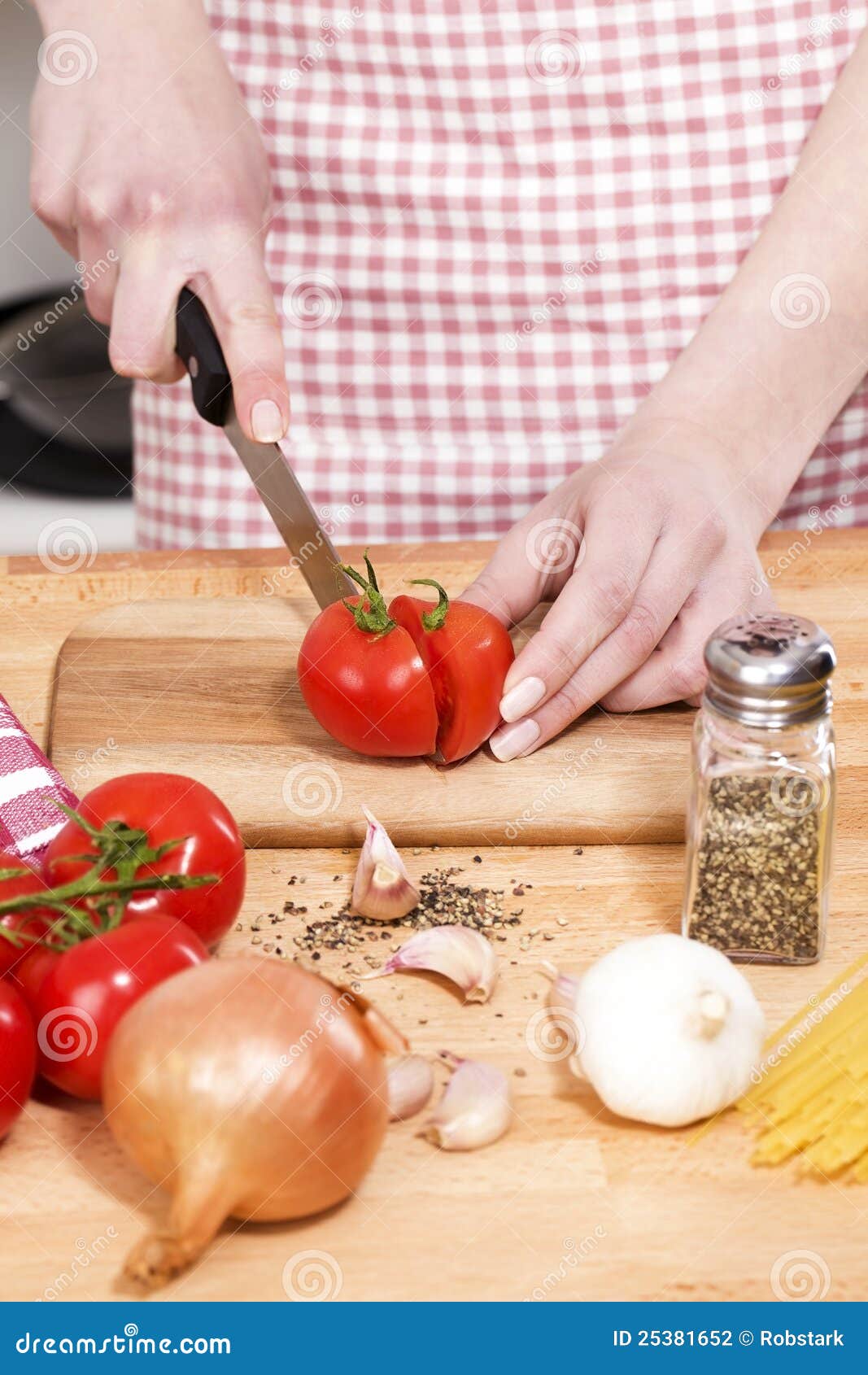 Closeup of Hands Cutting Tomatoes Stock Photo - Image of caster, cloth ...