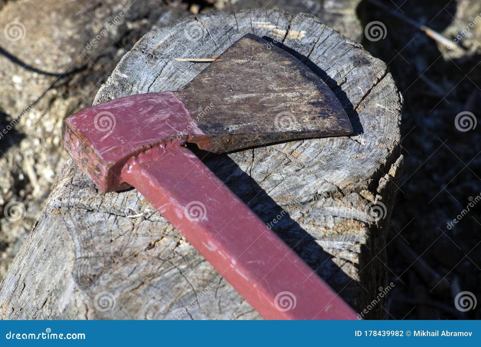 Wood Chock Across Railway Stock Photo | CartoonDealer.com #31601412