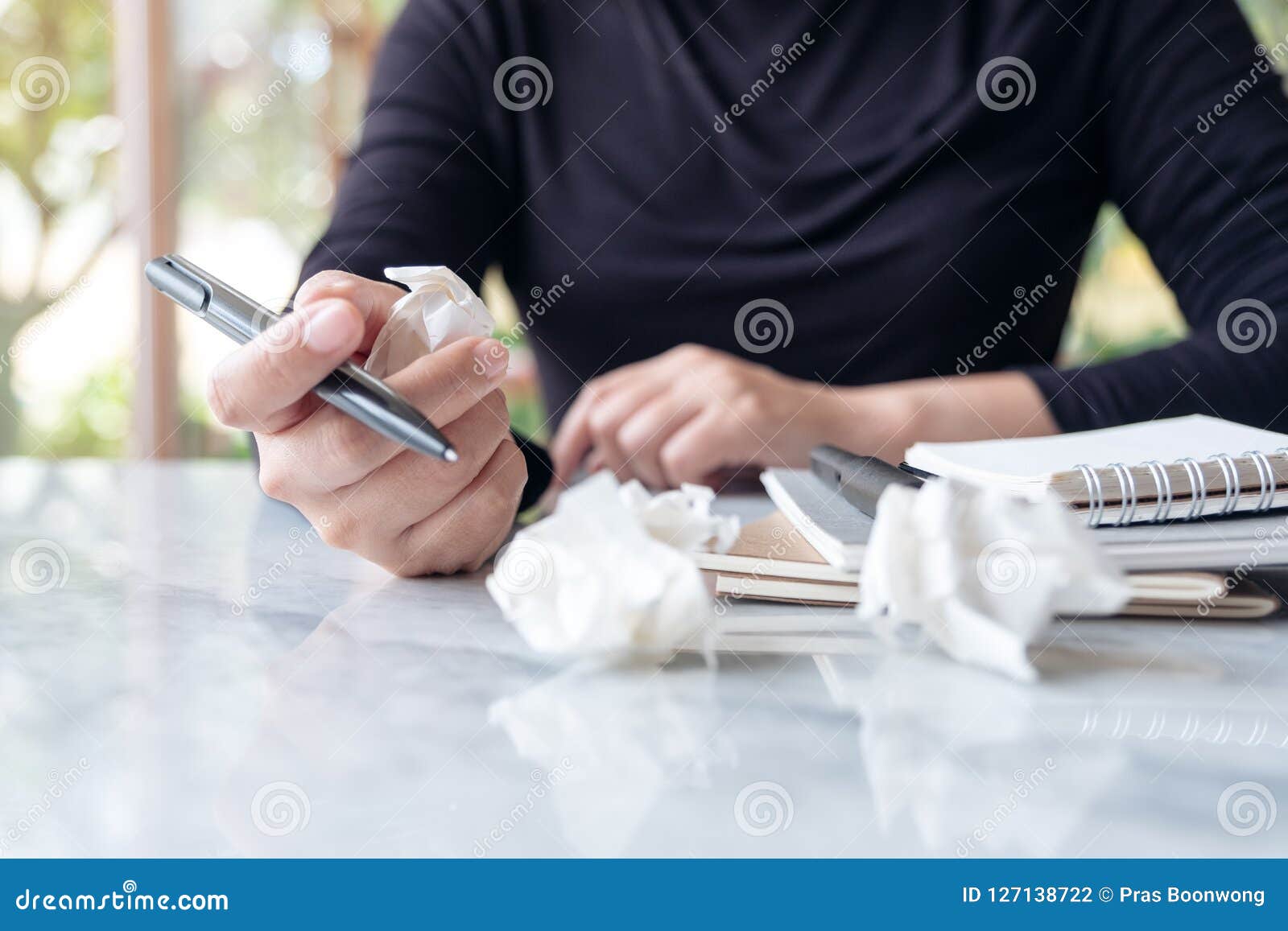 Business Woman Working and Squeezing Papers on the Table with Feeling ...