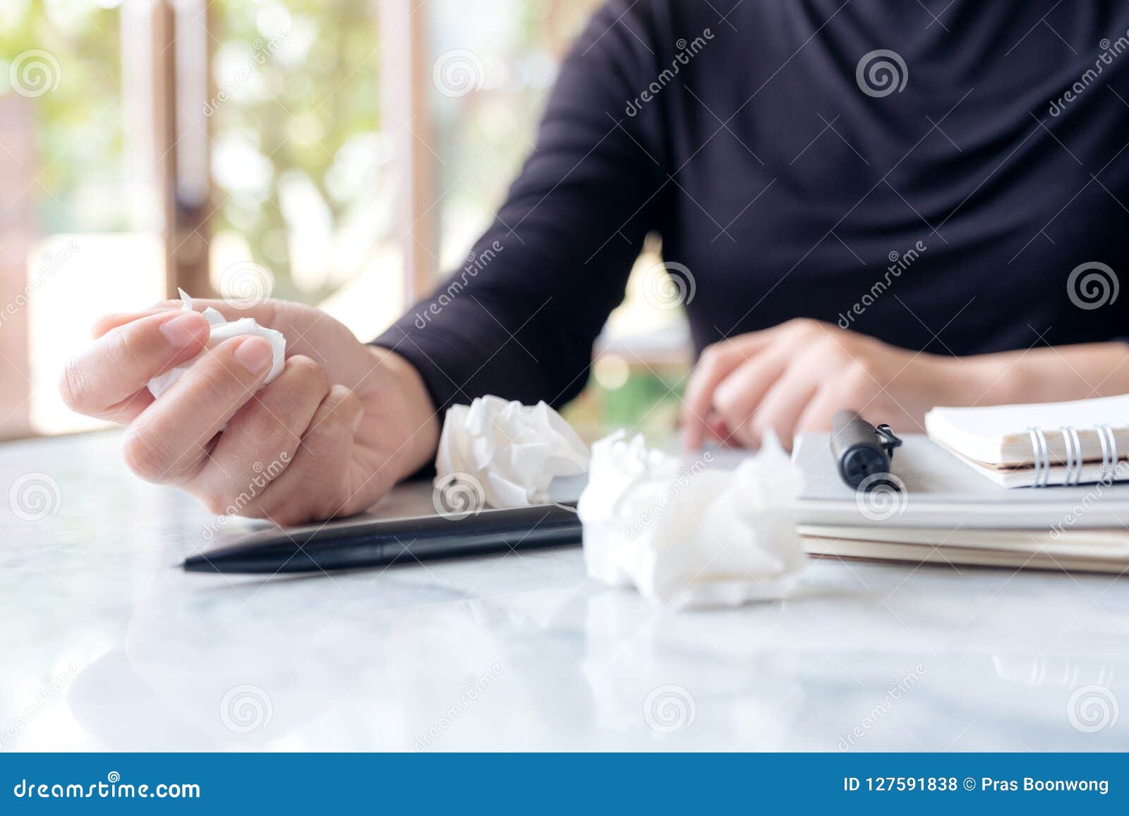 Business Woman Working and Squeezing Papers on the Table with Feeling ...