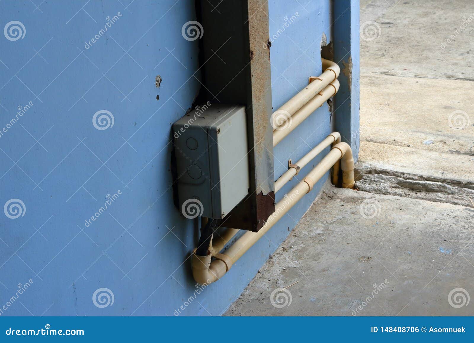 Distribution Hub With Connection Of Low-pressure Plastic Pipe With ...