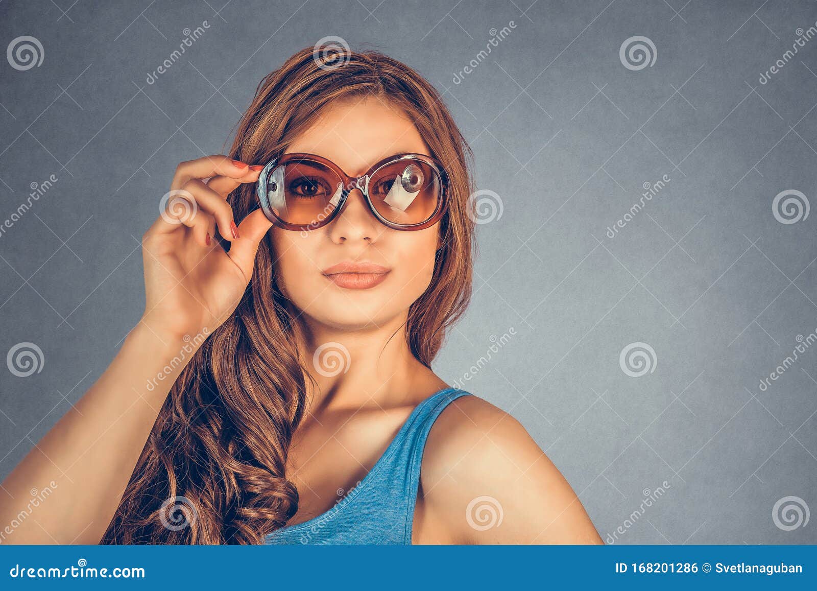 Closeup Portrait Head Shot Sexy Woman with Sunglasses 库存照片 - 图片 包括有 人们 ... Closeup Portrait Head Shot Sexy Woman with Sunglasses 库存照片 - 图片 包括有 人们 ...
