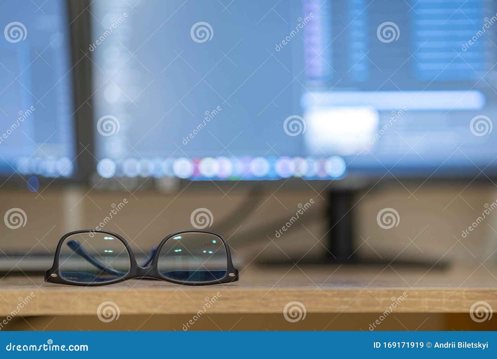 578 Computer Desk Transparent Background Stock Photos - Free & Royalty ...