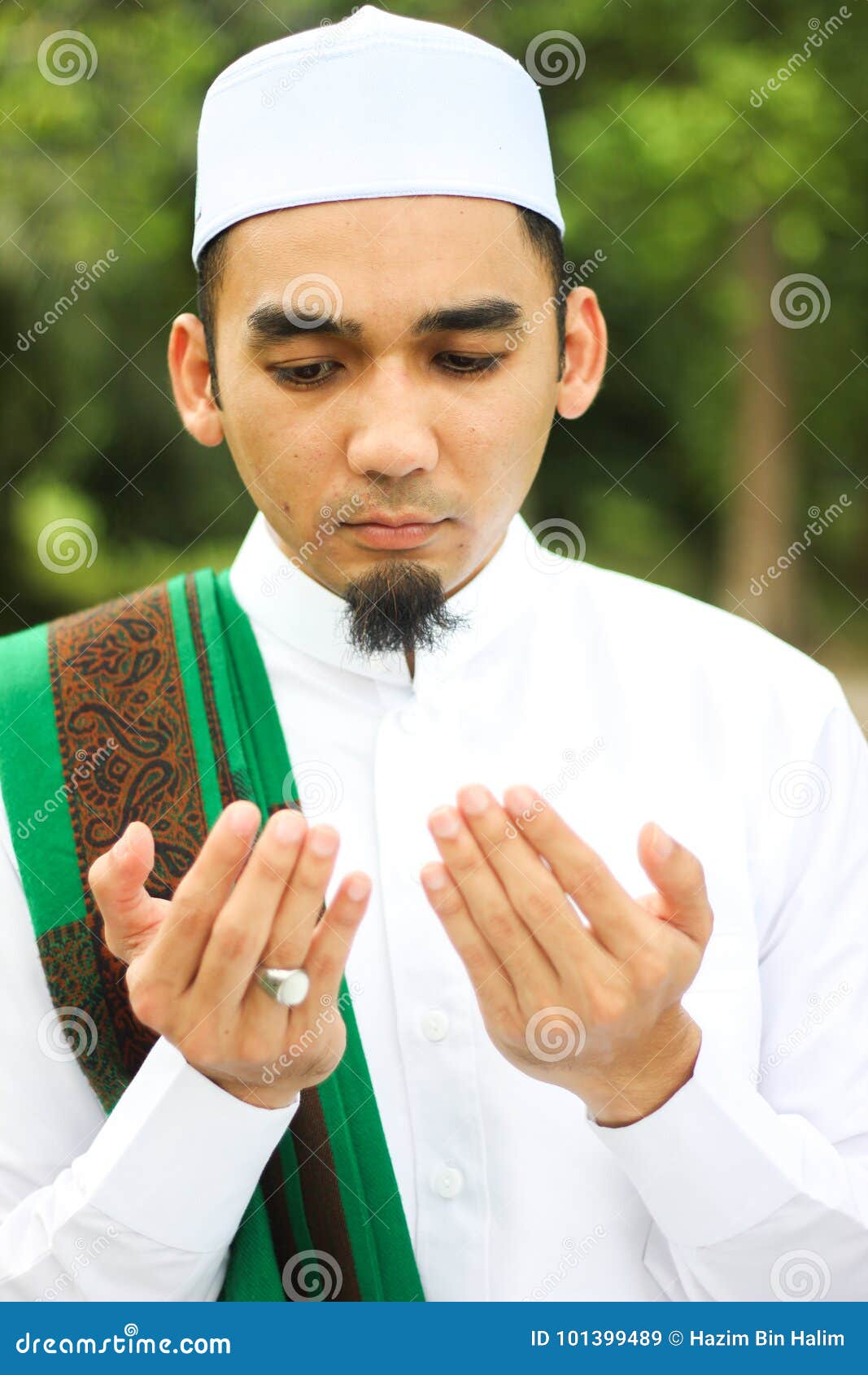 Closeup shot of muslim man stock image. Image of recite - 101399489