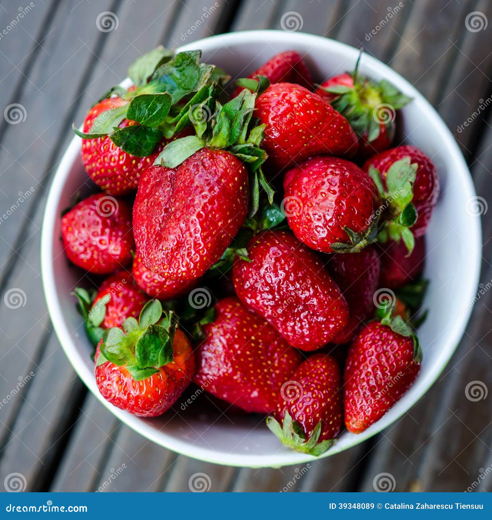 Closeup of Strawberries Bowl Stock Image - Image of natural, food: 39348089