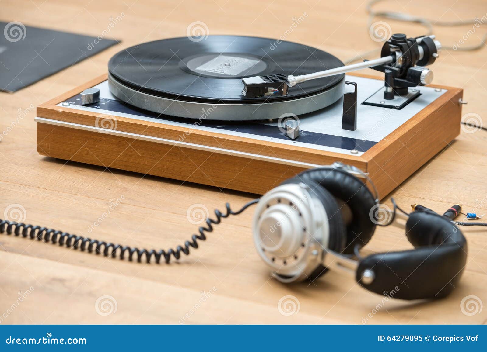 Closeup of Turntable and Headphones Stock Image - Image of studio ...