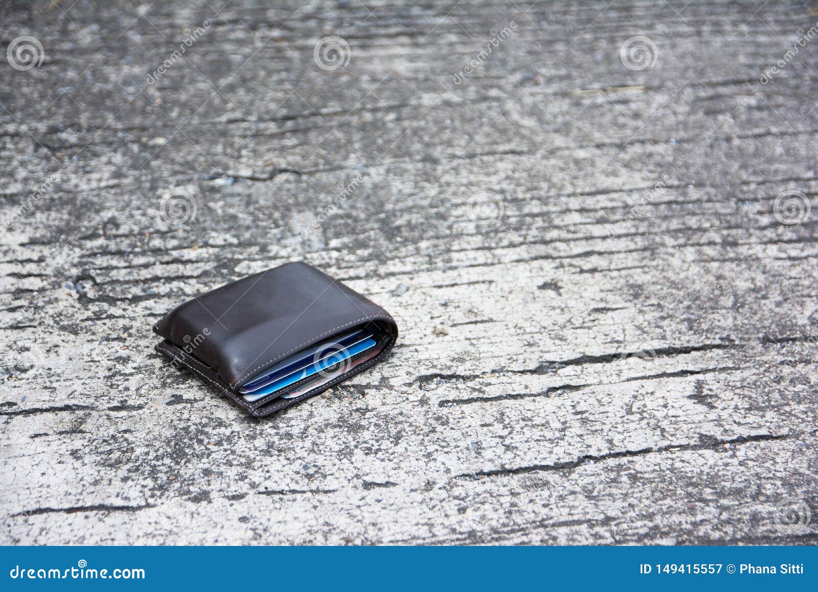 Closeup of Wallet Drop on the Road Stock Image - Image of money, drop ...