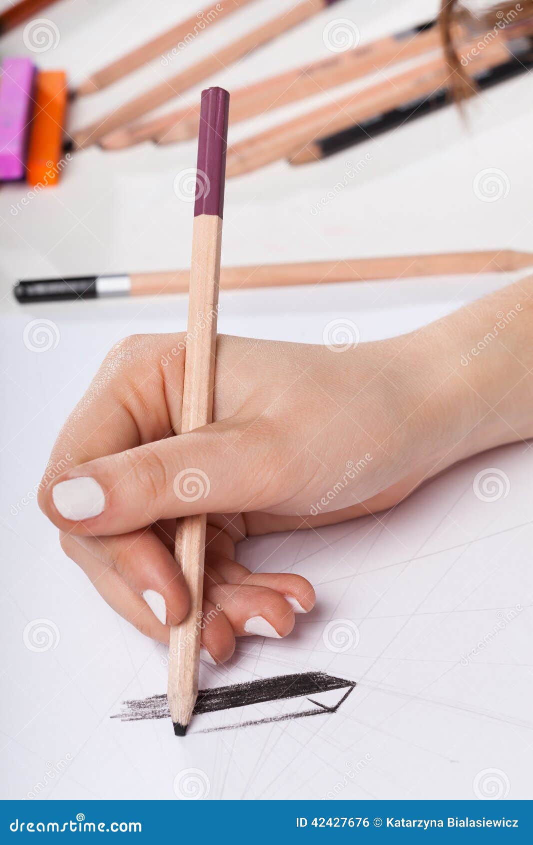 Closeup of Woman S Hand Drawing Stock Photo - Image of pencil, concept ...