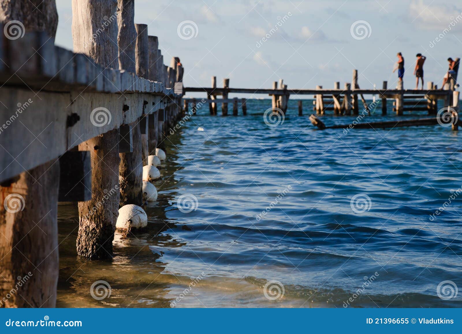 261,000 Pier Blue Water Stock Photos - Free & Royalty-Free Stock Photos ...