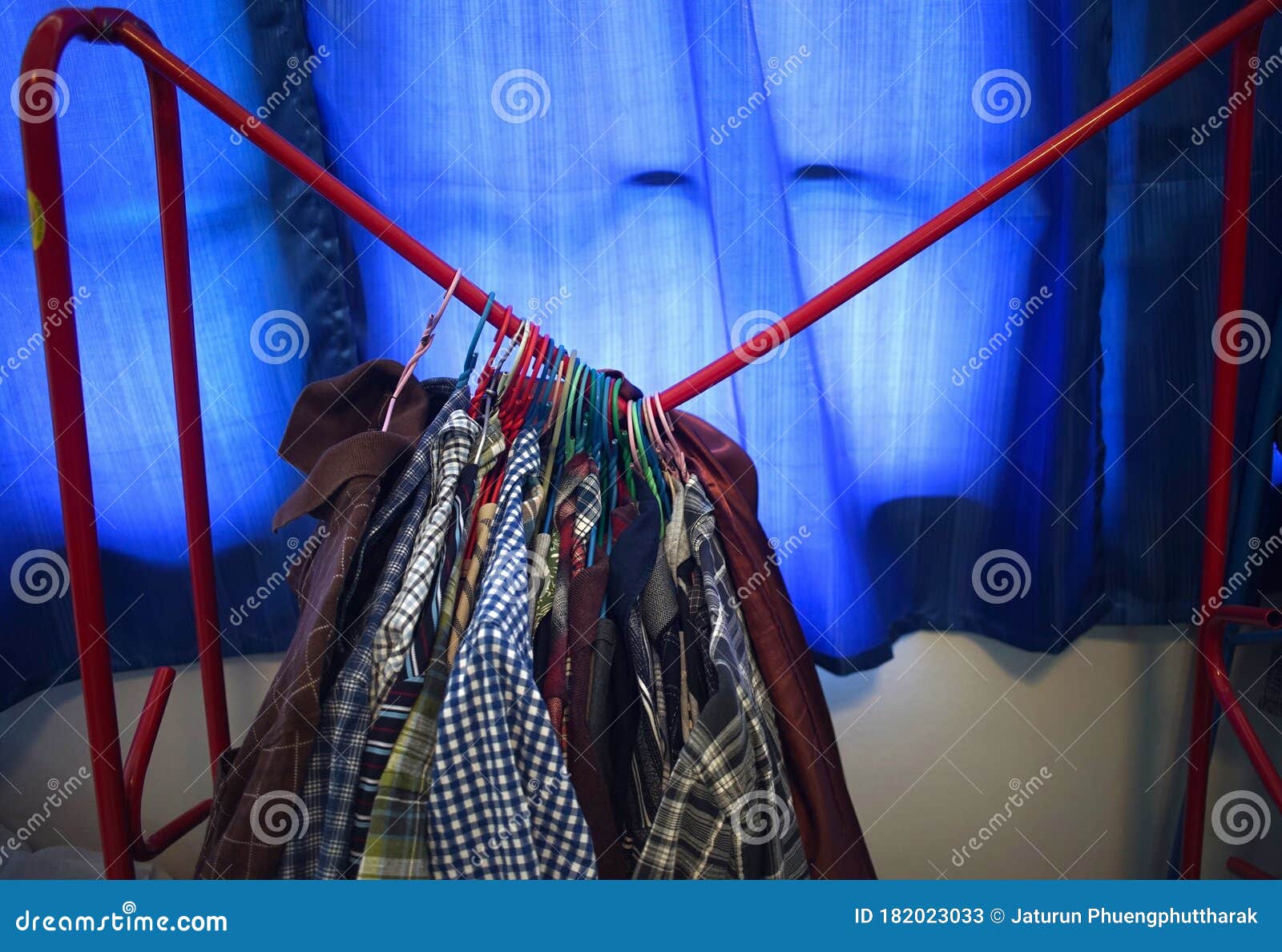 The Clothes Rack is Broken Due To Unable To Support the Weight of ...