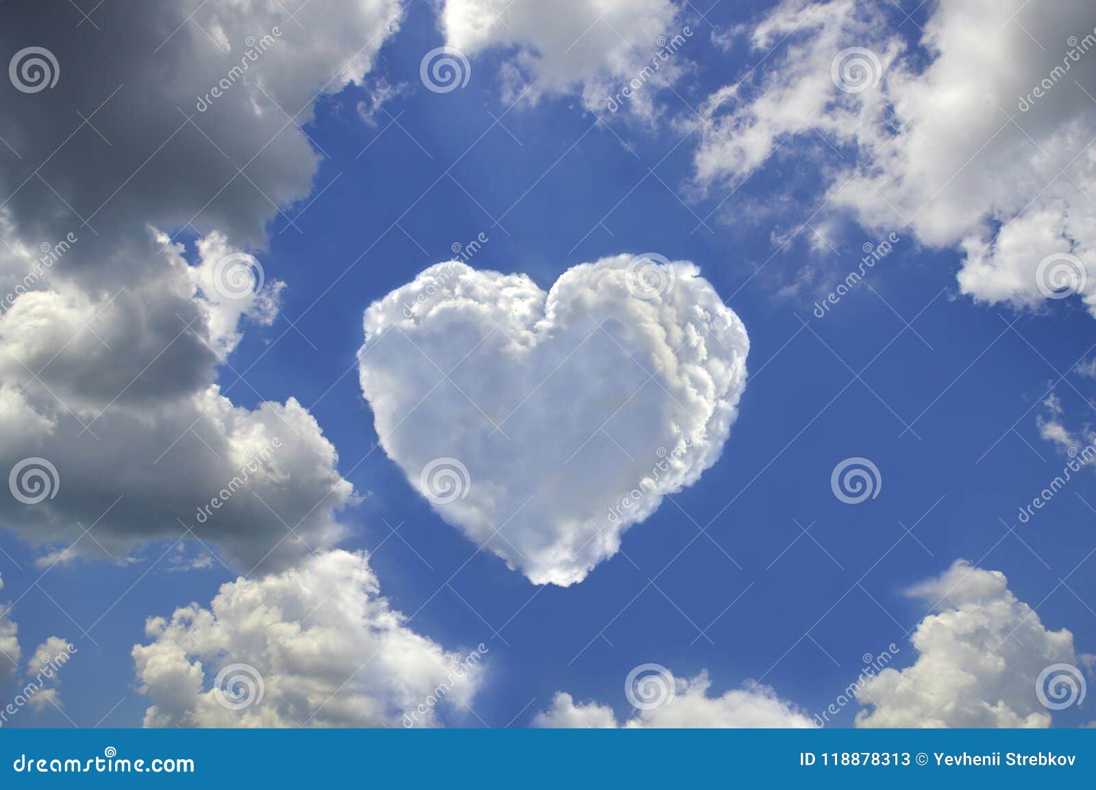 Beautiful Cloud in the Form of Heart Stock Image - Image of holiday ...
