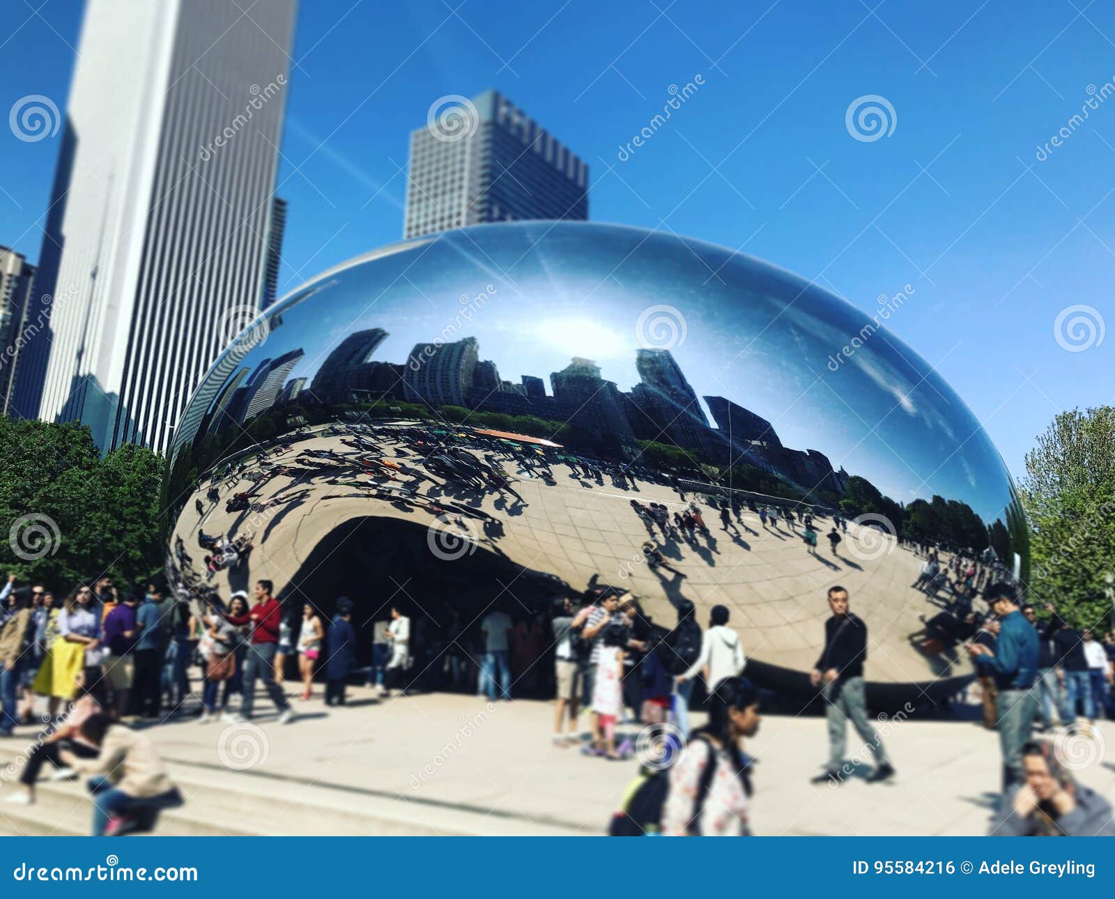 Cloud Gate editorial photo. Image of summer, building - 95584216