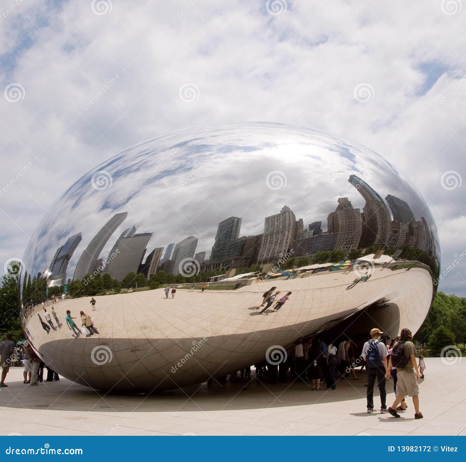 Cloud Gate with clouds editorial photography. Image of reflection ...