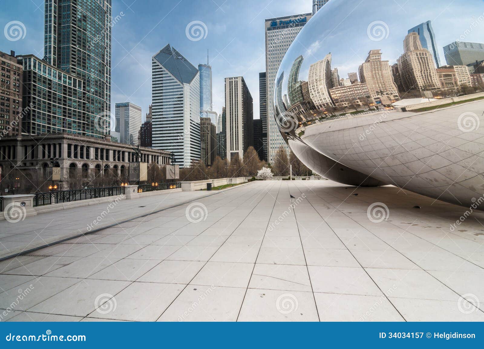 The Cloud Gate (a.k.a. the Bean Chicago) Editorial Photography - Image ...