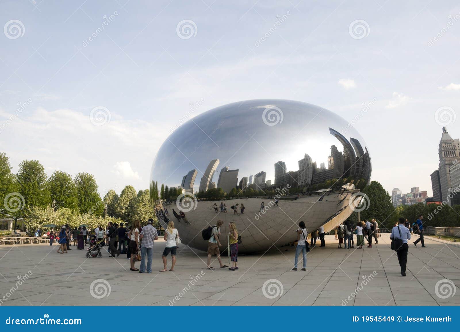 Cloud Gate Sculpture. editorial stock image. Image of silver - 19545449