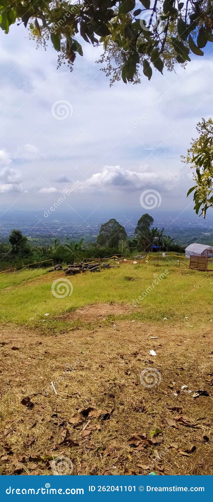 Cloud mounth stock image. Image of pasture, plant, wilderness - 262041101