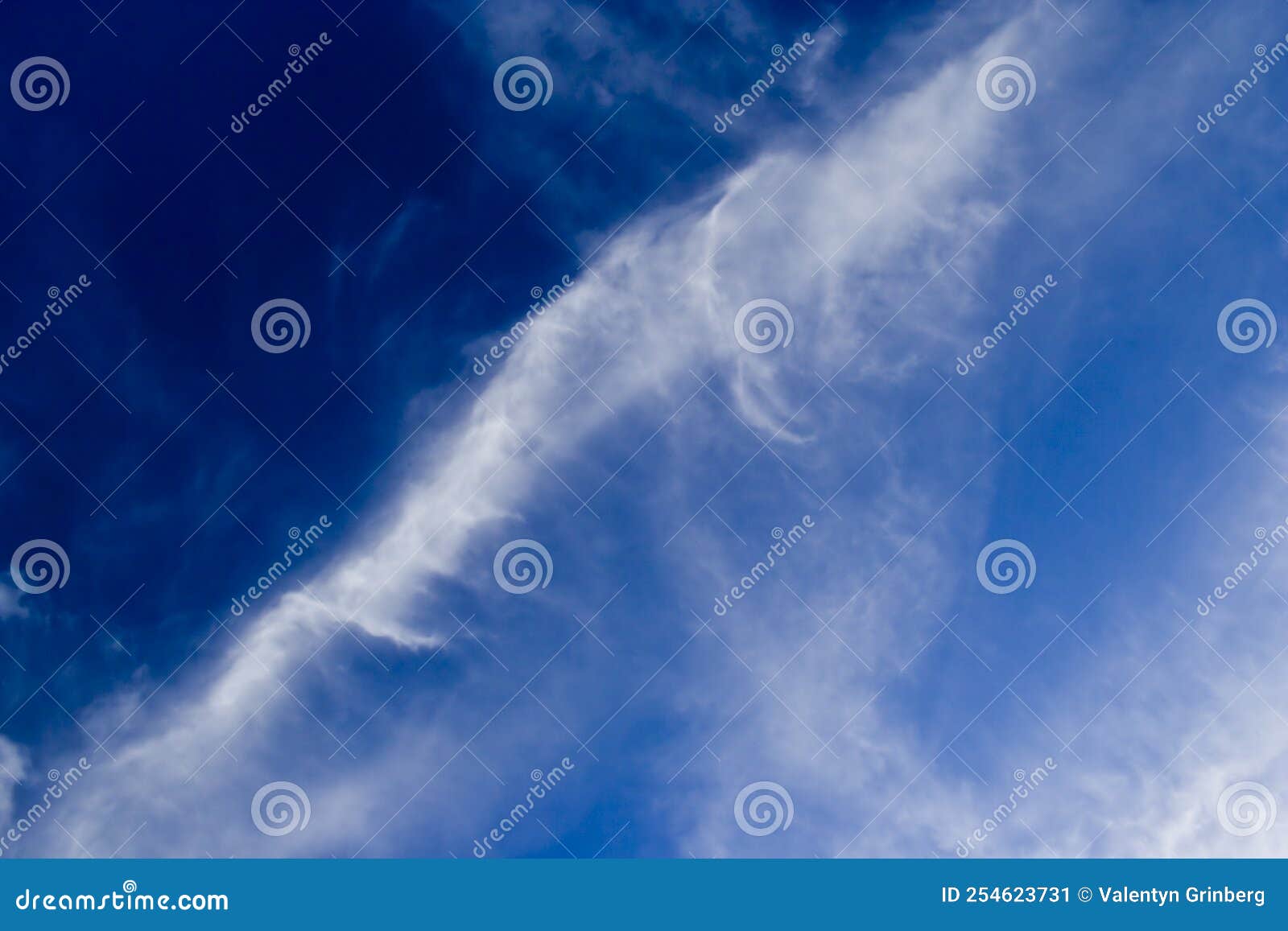 Cloud`s Line Un the Blue Sky Stock Image - Image of left, bottom: 254623731