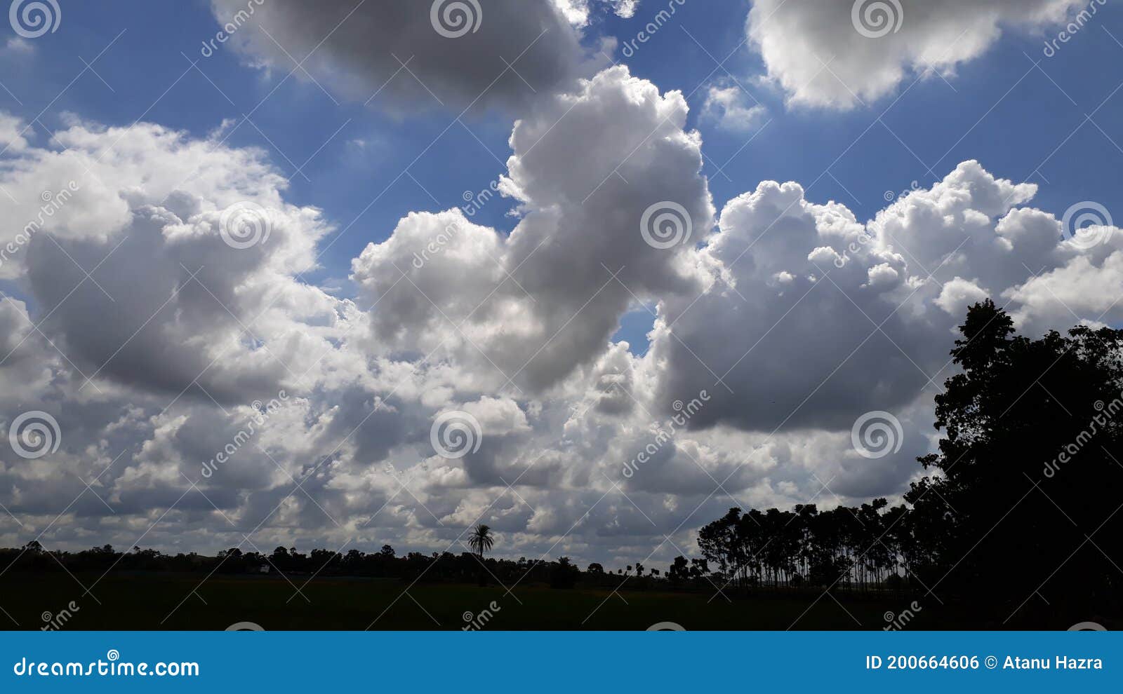 Cloud stock photo. Image of cloudson, cloudsonsky, love - 200664606