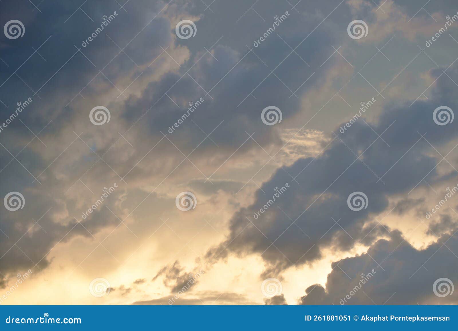 Cloud Spreading on Sunset Sky in Evening Stock Image - Image of fluffy, scenic: 261881051